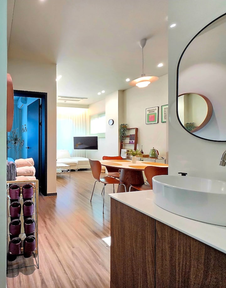 홍대6분#명동#콘서트#여의도#종로#동대문#3룸2.5욕실#엘베#테라스#ott무료#짐보관무료 - Seoul