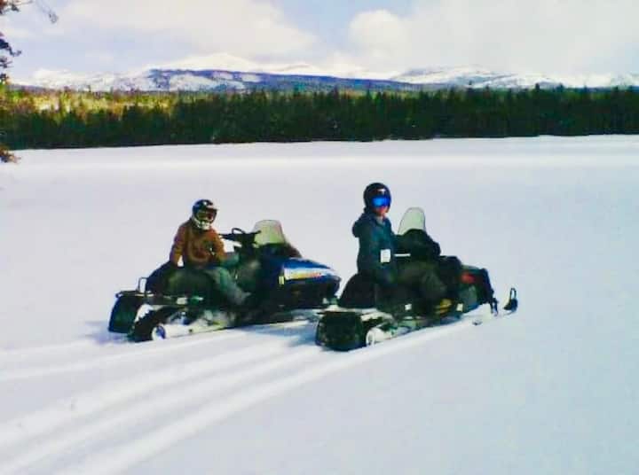 Yellowstone - Riverfront Chalet - Idaho
