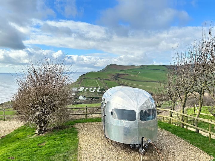 Rare Mini Airstream With Optional Hot Tub & Sauna - Honiton
