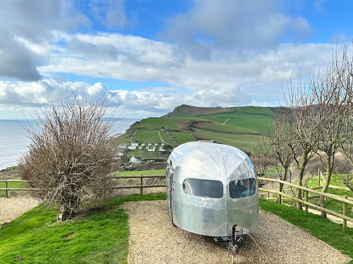 1949 Mini Airstream With Optional Hot Tub - Honiton