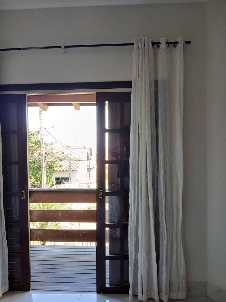 Quarto Com Sacada Em Tangará - Tangará da Serra