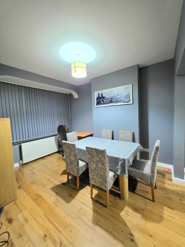 Stylish 3 Bedroom House In South London - Sutton - Epsom