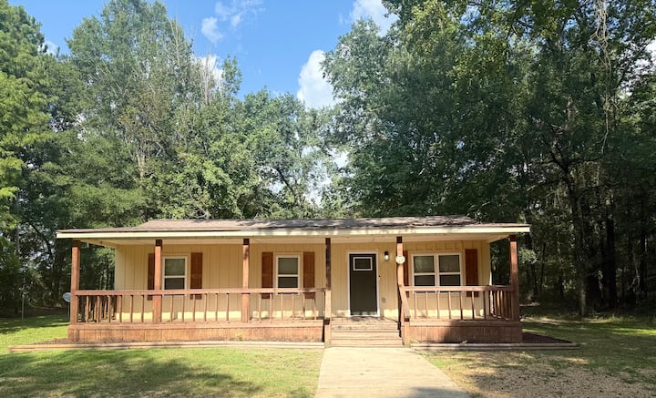 Cabin Feel - Columbus, MS