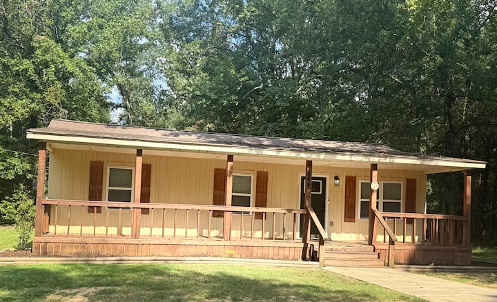 Cabin Feel - Columbus, MS