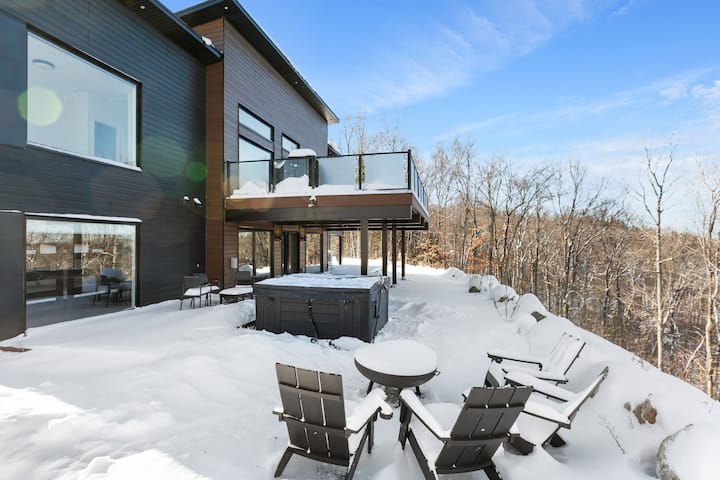 Nordic Chalet: A Serene, Luxury Chalet - Mont-Tremblant