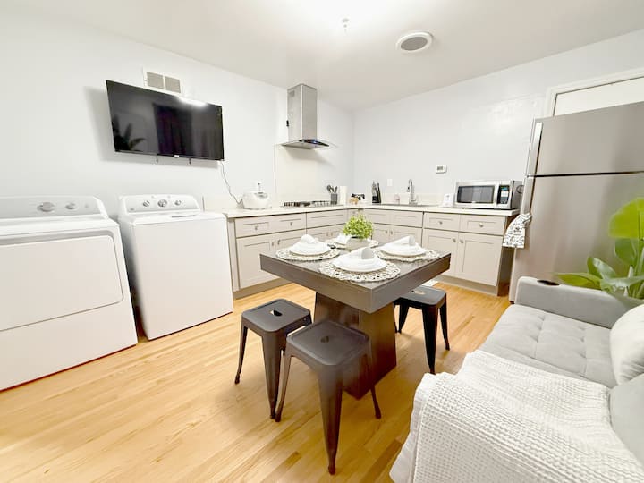 Sleep 7| Disneyland 2 Bedroom 4 Beds Unit - Anaheim, CA