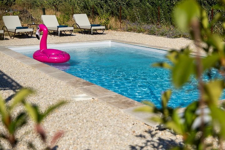 La Villa Elissia , Classée 4* , Piscine Chauffée. - Roussillon