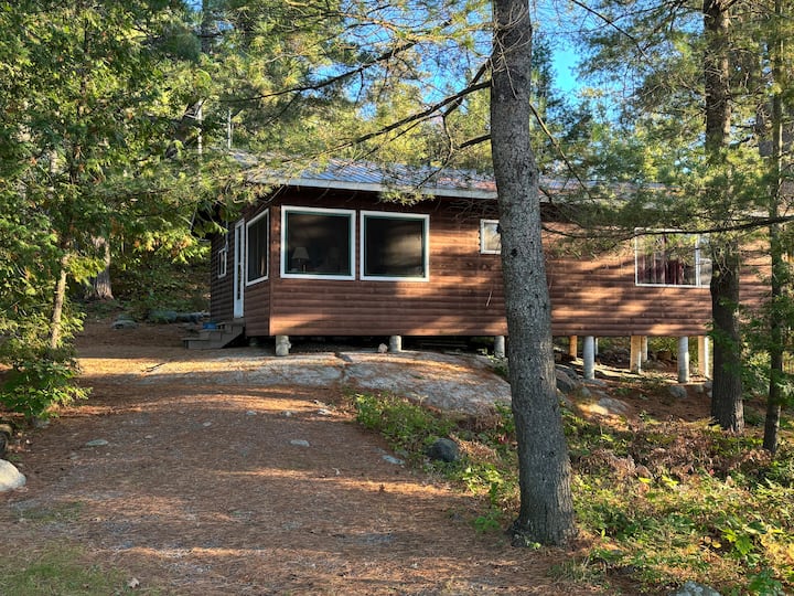 Meshaw Falls Cottages - Killarney, ON, Canada