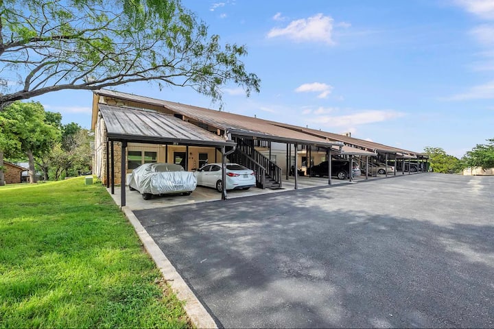 Cozy 1 Bedroom Golf Getaway - Horseshoe Bay, TX