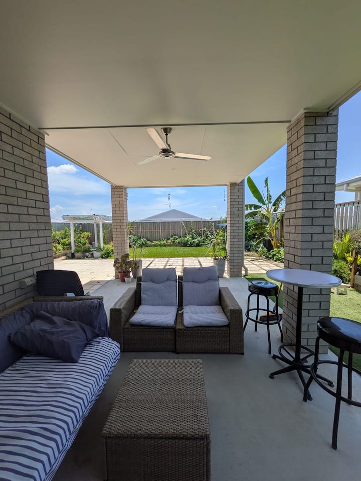 Private Room And Bath | Living Space - Ipswich, Australia