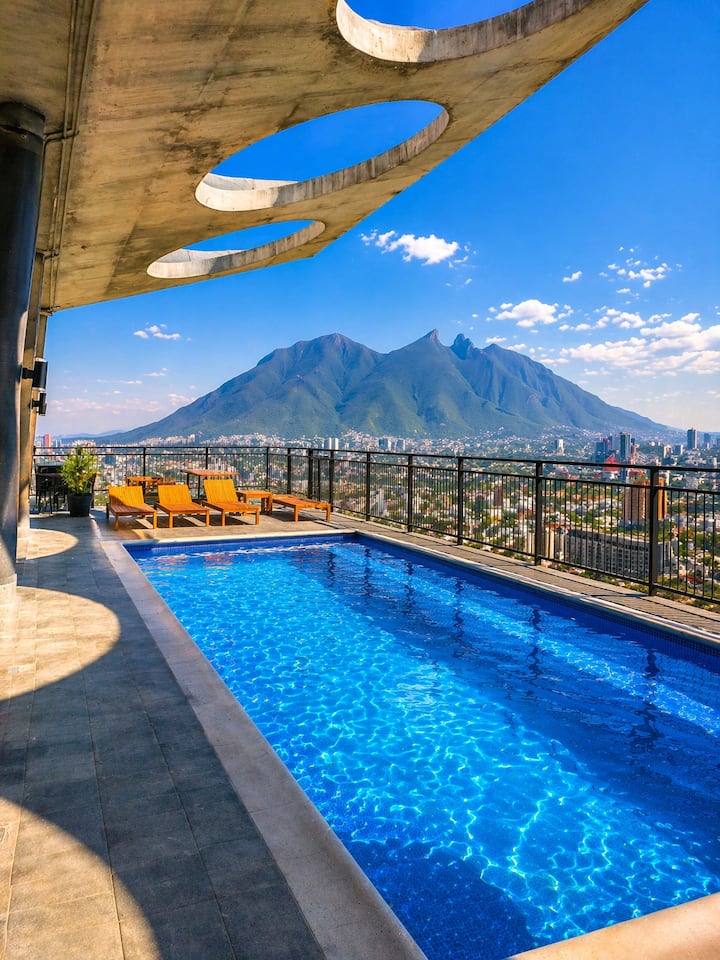 Modern Loft W/ Rooftop Pool & Skyline View - Monterrey