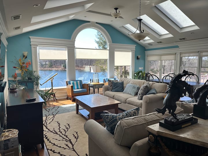 Waterfront Retreat In A Woodsy Haven - Copake Lake, NY