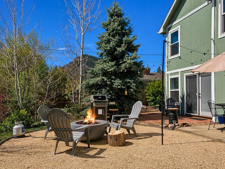 Walk To Lake! Dog-friendly + Game Rm + Fire Pit - Colorado Renaissance Festival