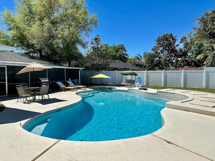 Sunny Days & Starry Nights | Pool + King Bed - Orlando