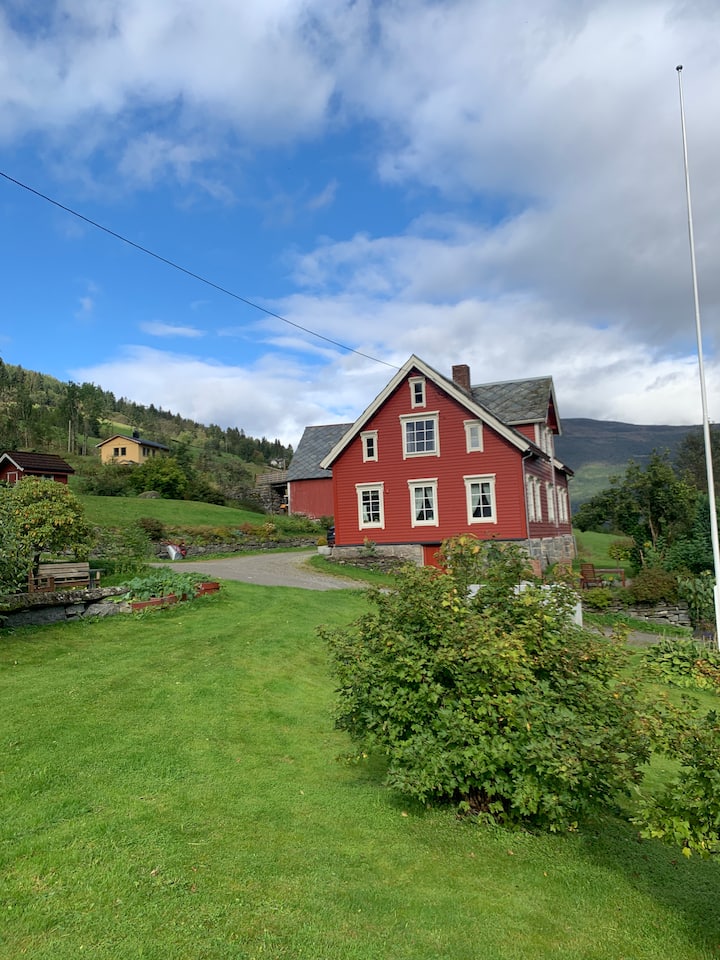 Skarstein Farm - Loen