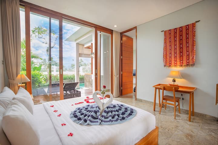Romantic 1br Villa With Rice Field View In Ubud - Bali