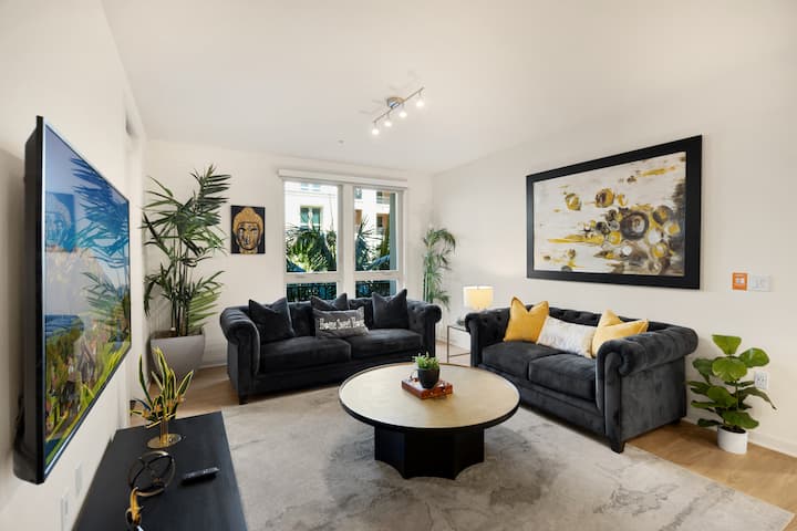 Promenade Luxury 2 Bed 2 Bath With 3 Beds/spectrum - Costa Mesa, CA