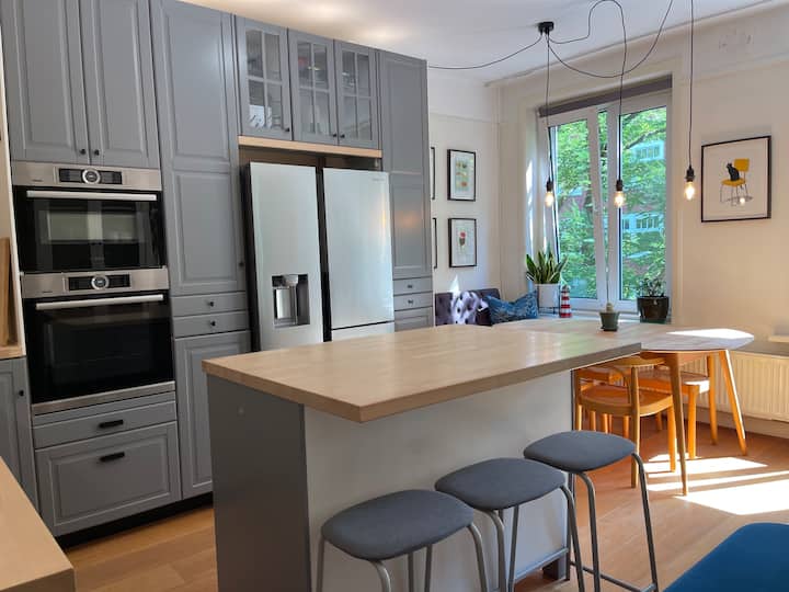 Roomy 3-bed Home | By Rai & De Pijp | Quiet Street - Amsterdam