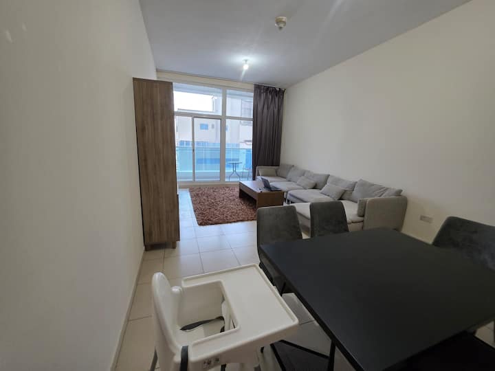 Corniche Area, Spacious, Quiet 2 Bhk Apartment - Ajman