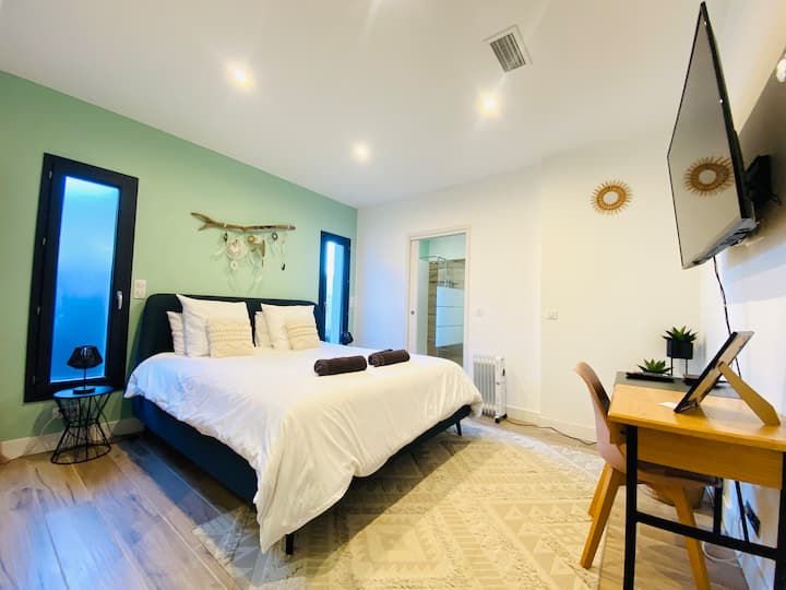 Logement Entier : Lit King Size, Extérieur & Vélos - Fabrègues