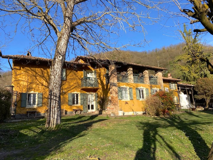 Cascina Grazia. Farmhouse On Monferrato Hills. - Gabiano
