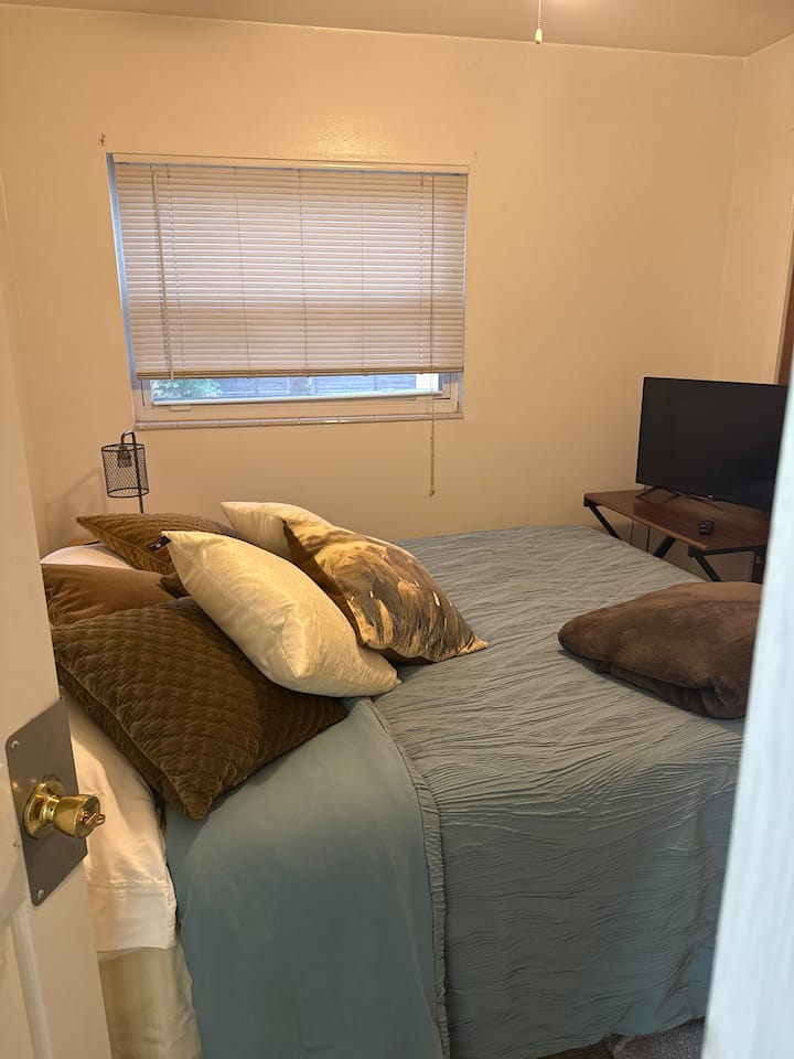 A Night Of Much Needed Rest - Tallahassee, FL