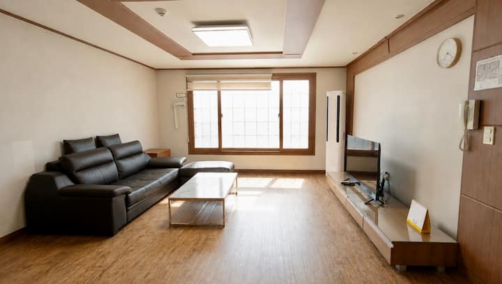 Spacious, Well-maintained & Clean Nest - 大邱