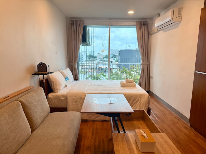 Spacious Quiet Studio In Heart Of Ekamai-thonglor - Bangkok