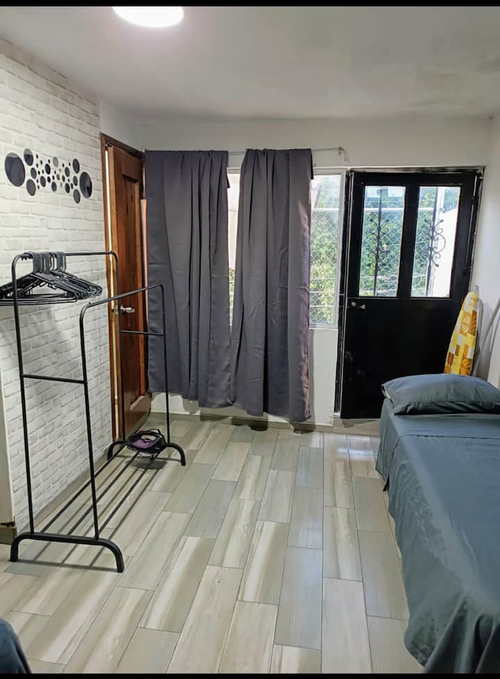 Habitación Con Cocina Y Patio Tercer Piso Privada - San Pedro Tlaquepaque