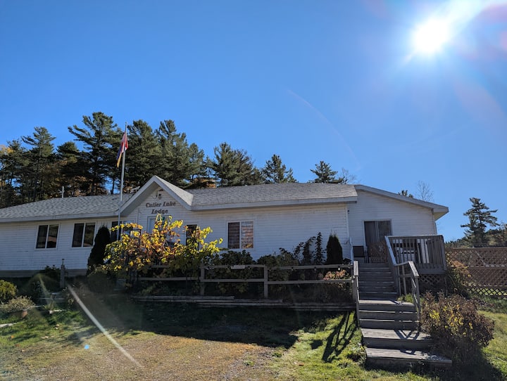 1 Bedroom Unit At The Lodge/semi-detached Cottage - Espanola, Canada