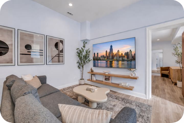 Stylish Pilsen Retreat | 10 Minutes From Downtown - New City - Chicago