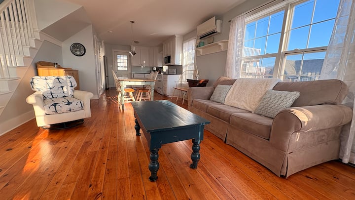 Waterfront Retreat Walk To Harbour | Sunrise Views - Prince Edward Island