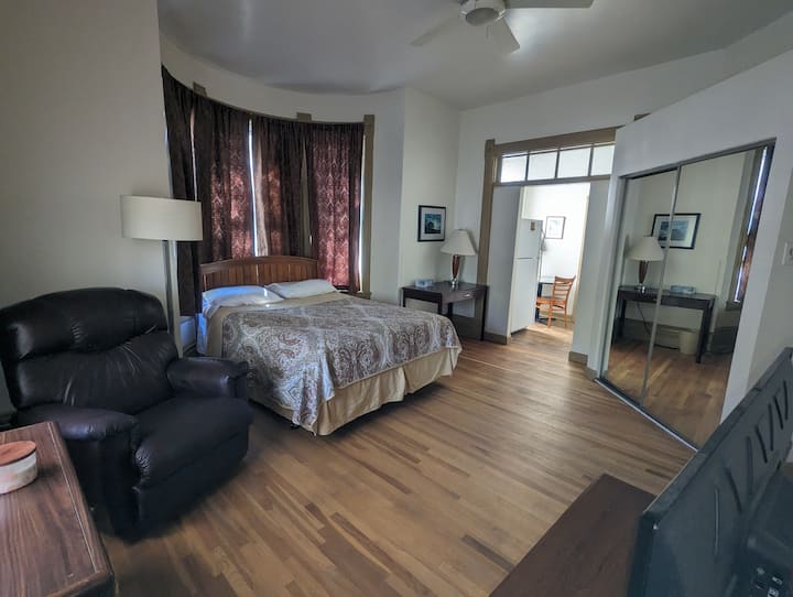 Cozy And Close To Everything. - Pueblo, CO
