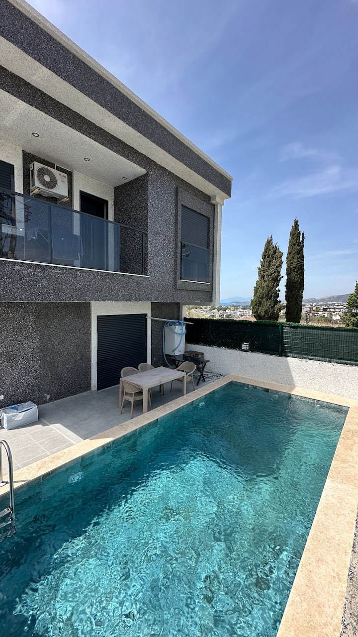 Yıl Boyu ıSıtmalı Havuzlu Lüks Villa - Söke