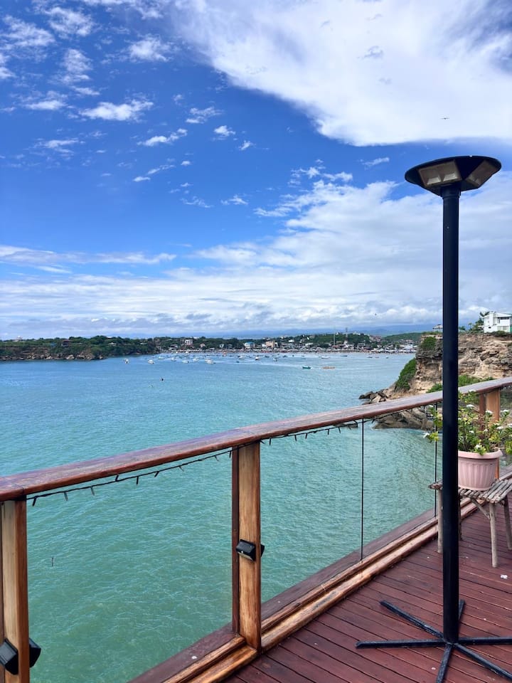 4 Bedroom Waterfront Delight - Ayangue