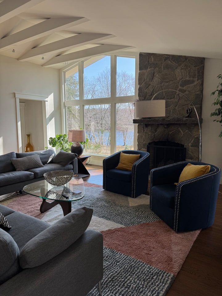 4 Bedrooms Modern Home With Water View & Access - Connecticut