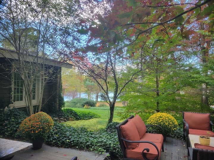 Remodeled 4 Bedroom Ranch By Mill Pond - Essex, CT