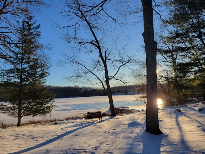 4 Bedrooms Modern Home With Water View & Access - Essex, CT