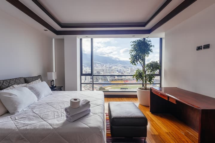 Stadiumview Executive Penthouse Airport Pickup - Quito