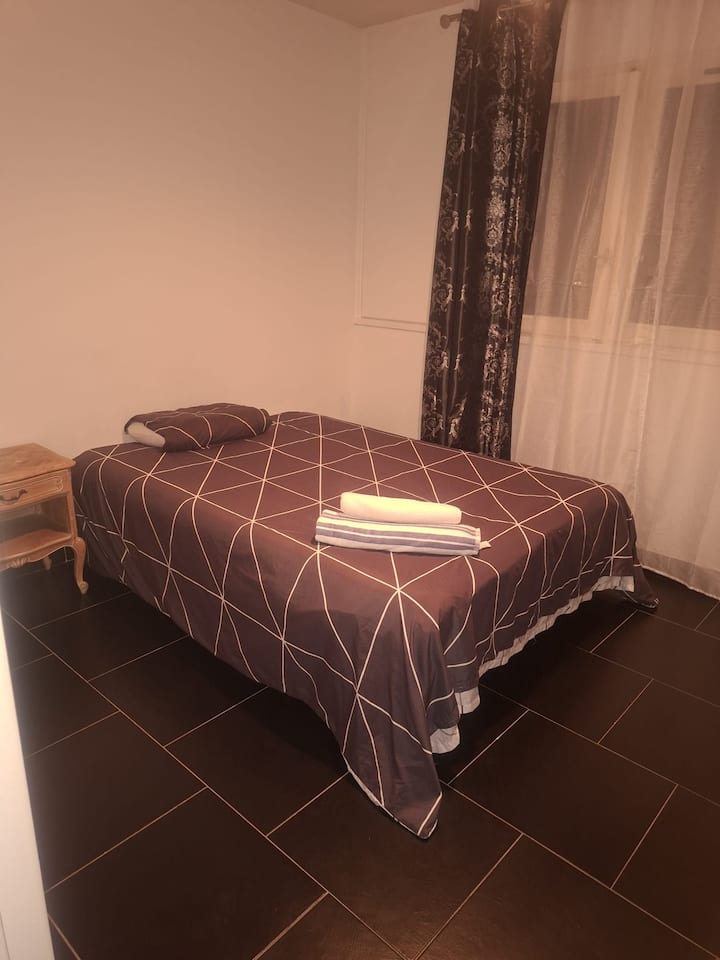 Chambre Cosy Lumineuse Proche T11 Et Gares - Enghien-les-Bains