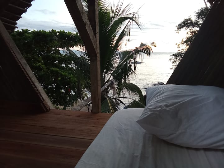 Maison Typique Madagascar Devant La Mer - Madagascar