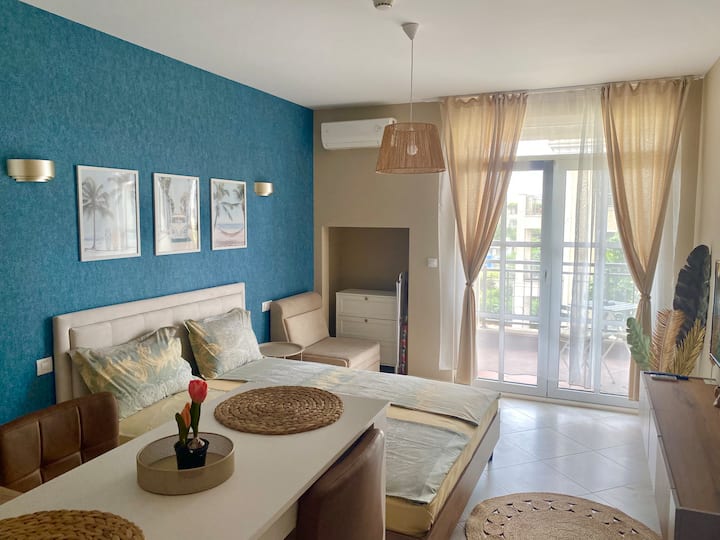 Студио в к-с Flores Garden - Chernomorets