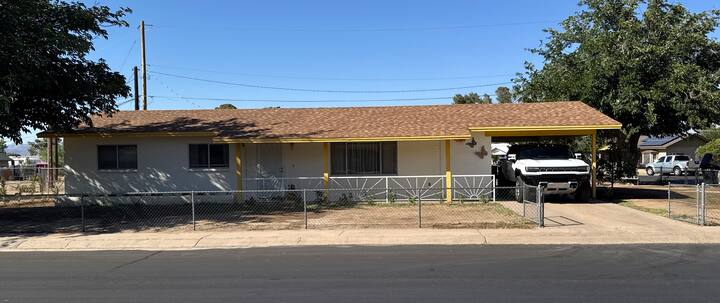 Rosalie's Farmhouse - Safford, AZ