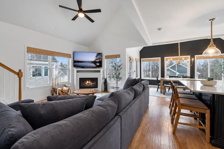 Winnipesaukee Escape | Pool + Deck | Weirs Beach - Laconia, NH