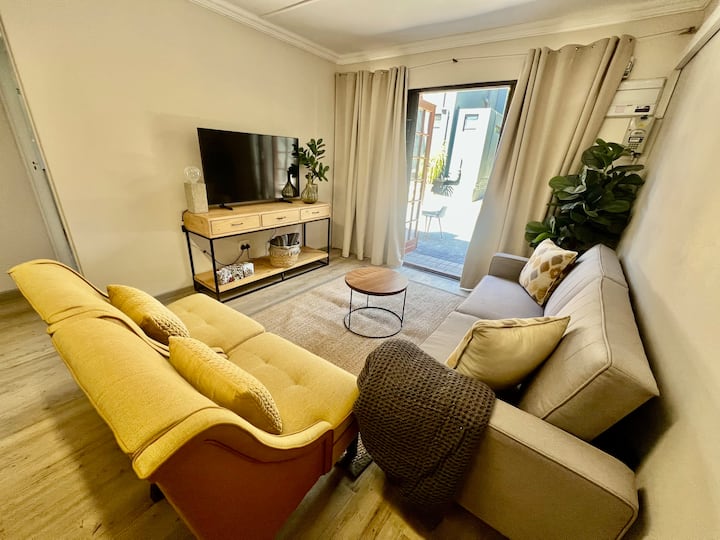 The Cottage Next Door - Stellenbosch