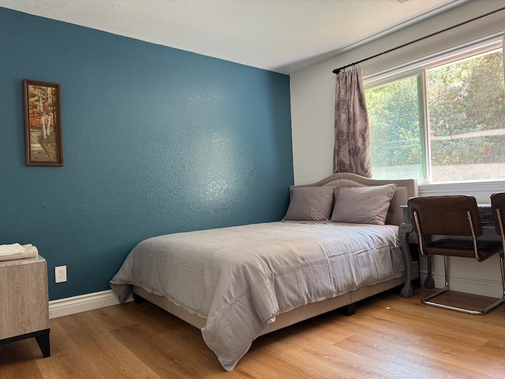 向南书屋203 - 羅蘭崗