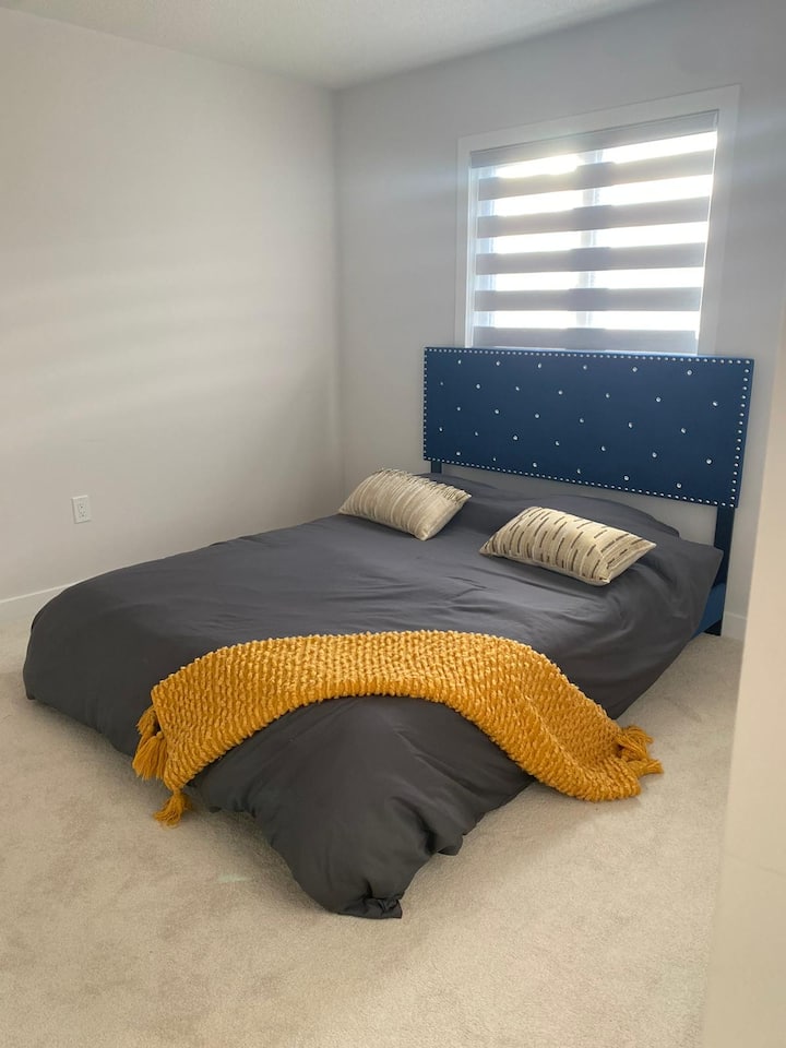 Rooms & Relaxation - Oshawa