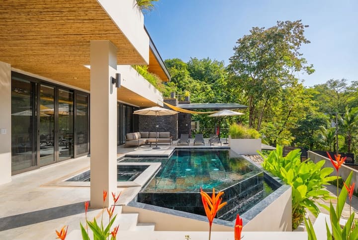 Modern 4br W/pool, Jacuzzi, Sleeps 12–walk 2 Beach - Nosara