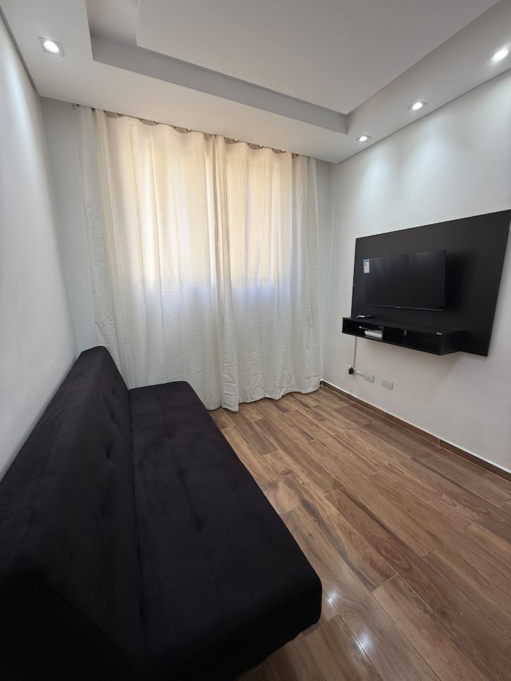 Ape Na Palhano Ao Lado Da Uel - Londrina