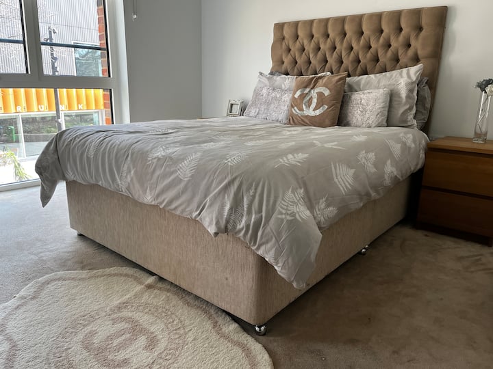 Bougie On A Budget - London